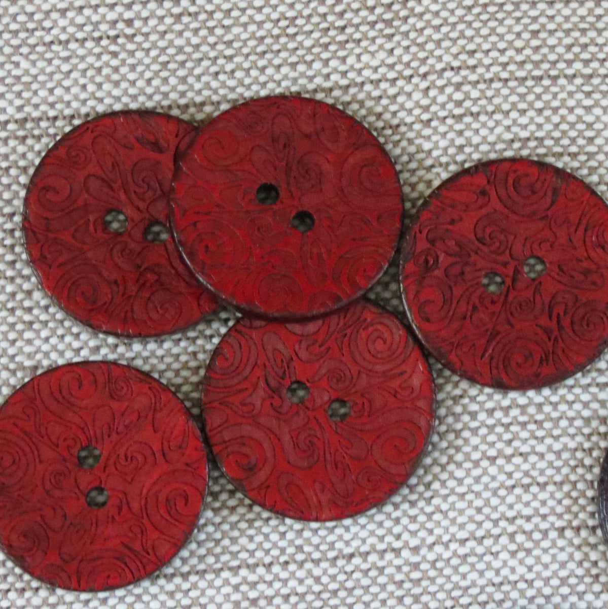 Coconut Buttons, Red Textured Flock Coconut Button - Large, 30mm – Sew ...